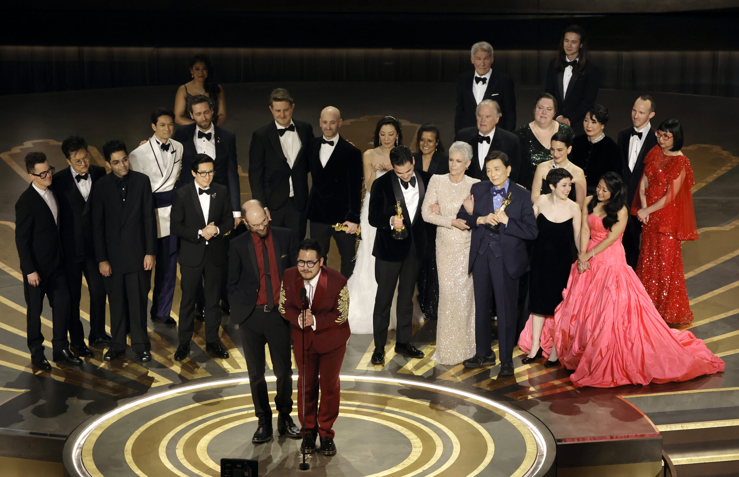 【第95回アカデミー賞】作品賞は『エブリシング・エブリウェア・オール・アット・ワンス』監督受賞スピーチ「すべての人の中に偉大さがある」 Weekend Cinema